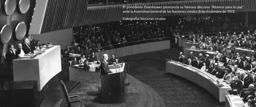 8 de diciembre de 1953 - El presidente Eisenhower pronuncia su discurso ...