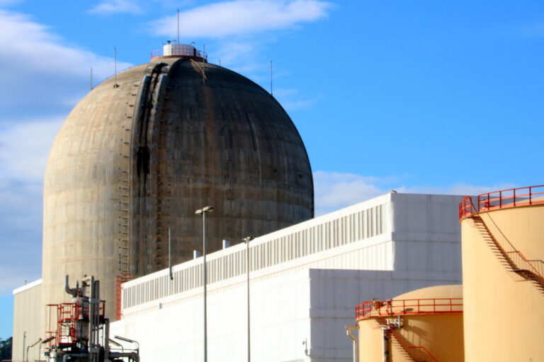 Nuclear power plant containment building - Rincón educativo